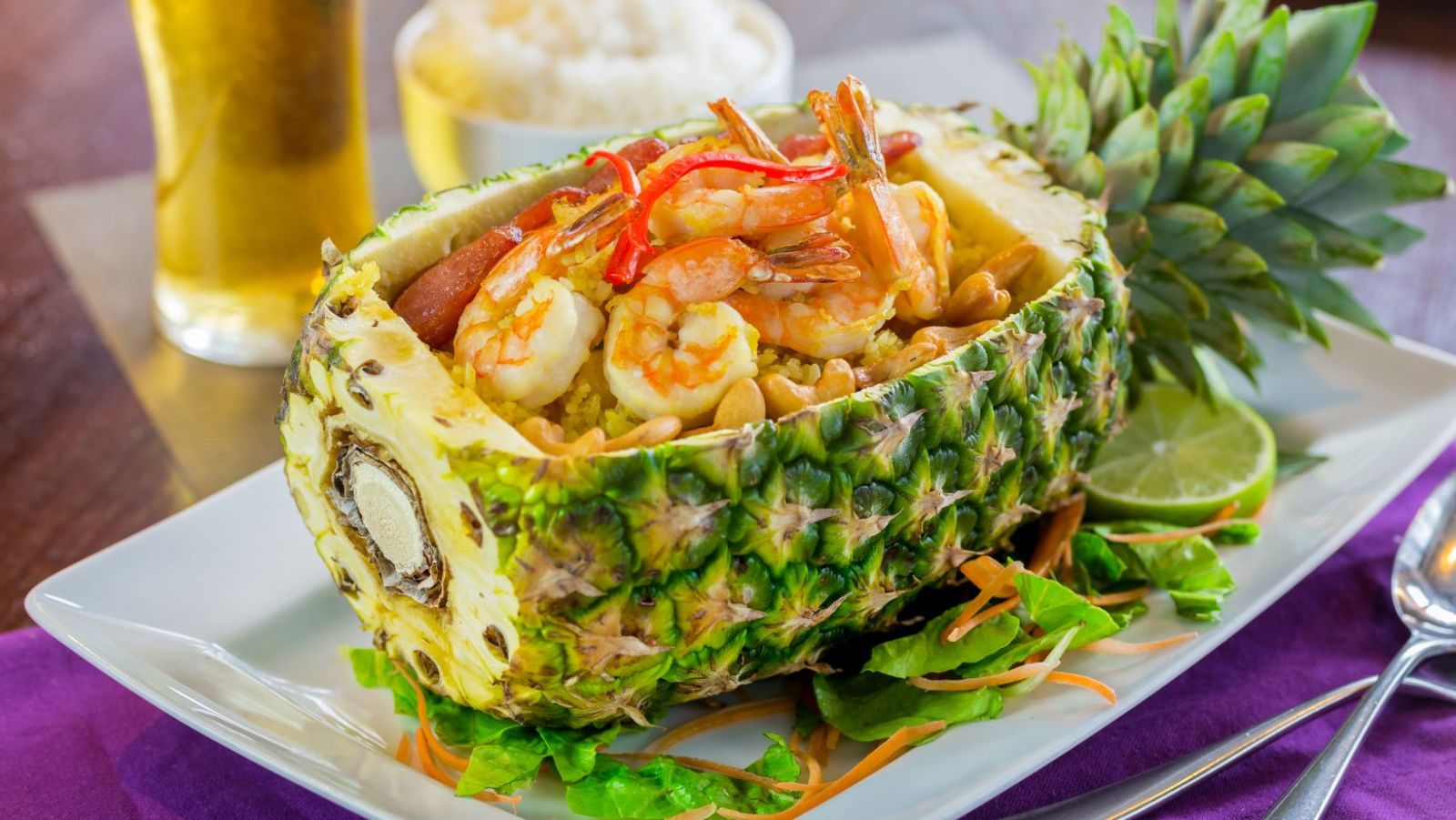 Riz sauté Thaïlandais à l'Ananas: Khao Pad Sapparot - Recette Authentique Riz sauté Thaïlandais à l'Ananas: Khao Pad Sapparot - Recette Authentique